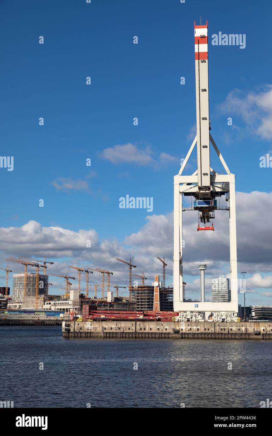 container crane at the hansa port of hamburg Stock Photo - Alamy