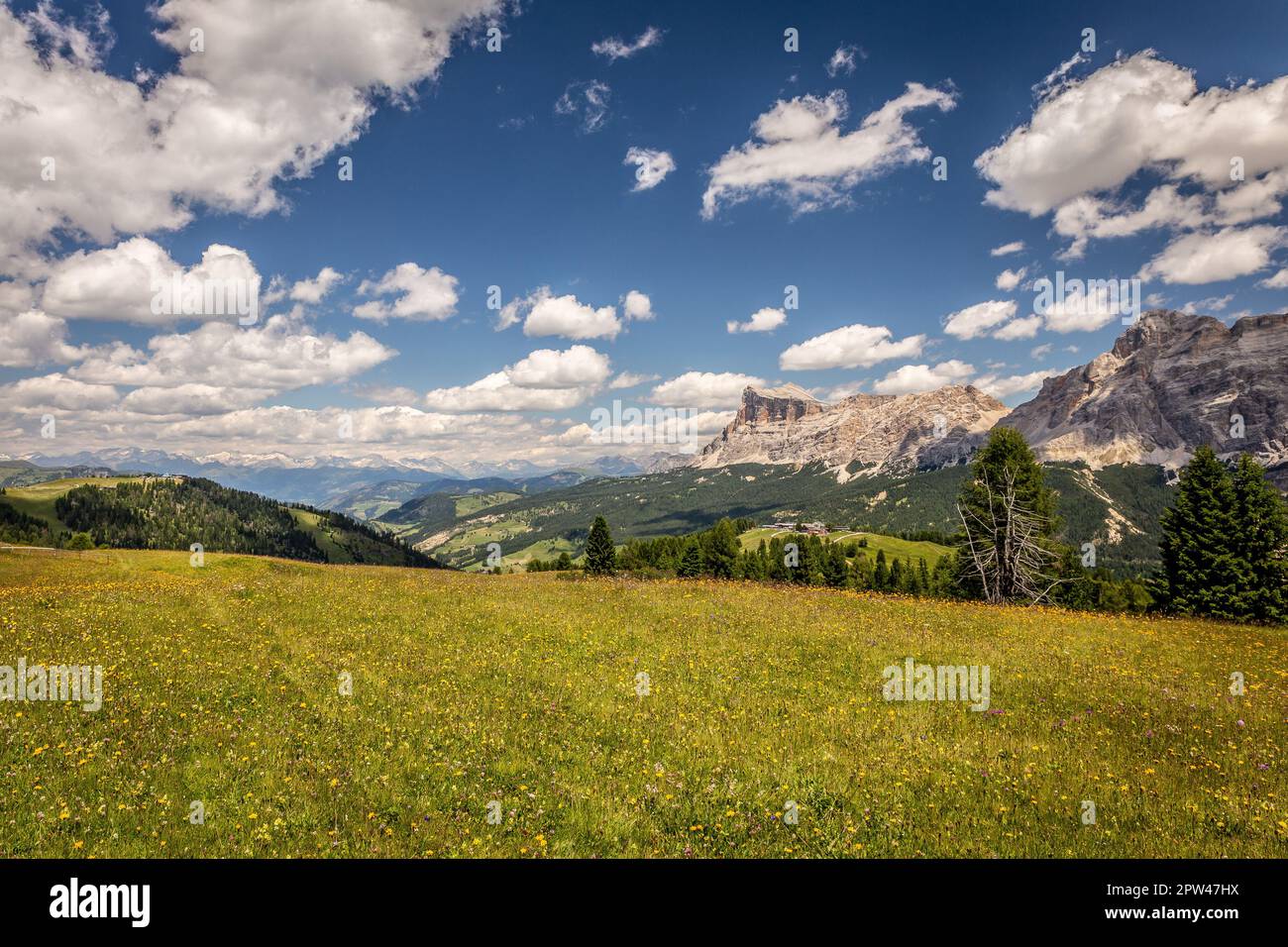Dolomiti Alps in Alta Badia landscape amd peaks view, Trentino Alto ...