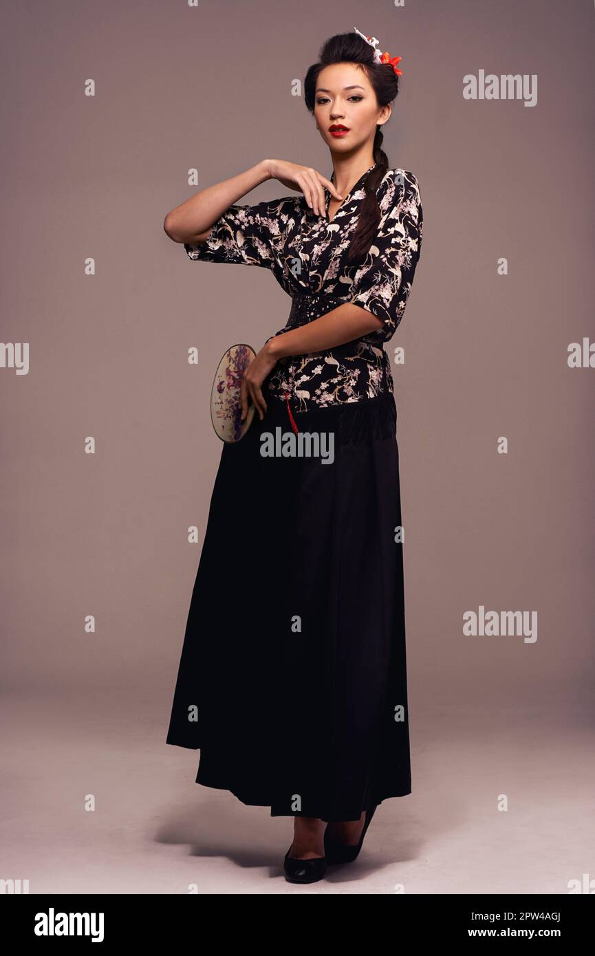 Traditional asian clothing hi-res stock photography and images - Alamy