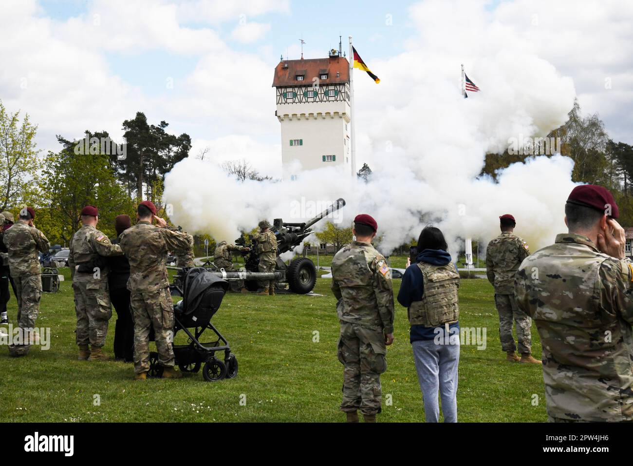 U.S. Soldiers and family members assigned to 4th Battalion, 319th ...