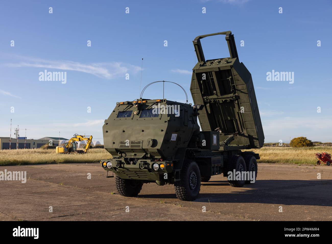 U.S. Marines with Hotel Battery, 2nd Battalion, 10th Marine Regiment ...