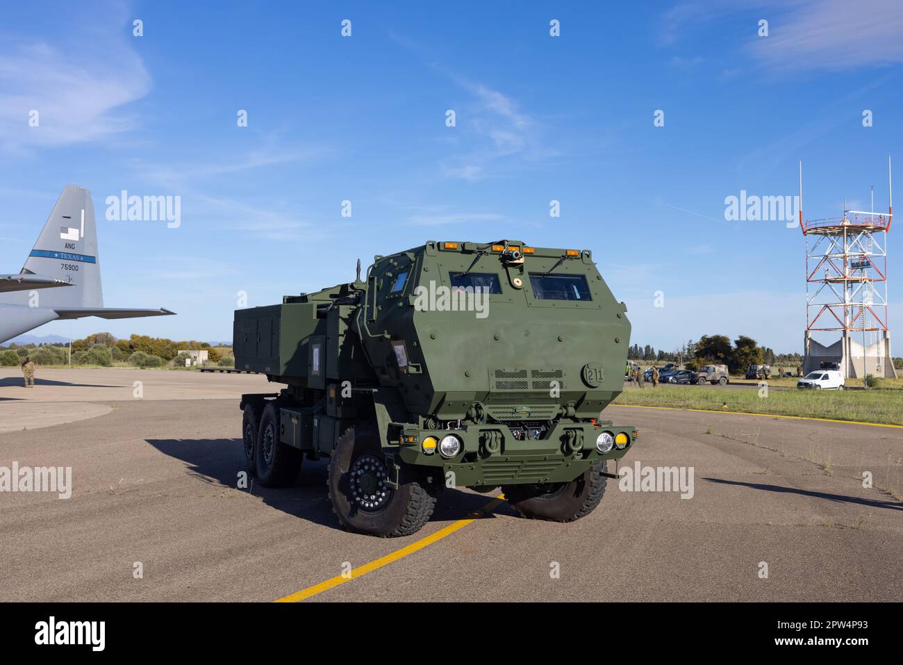 U.S. Marines with Hotel Battery, 2nd Battalion, 10th Marine Regiment ...