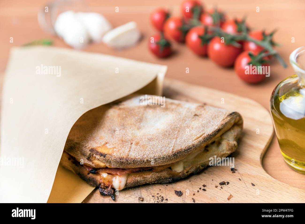 Pinsa romana hi-res stock photography and images - Alamy