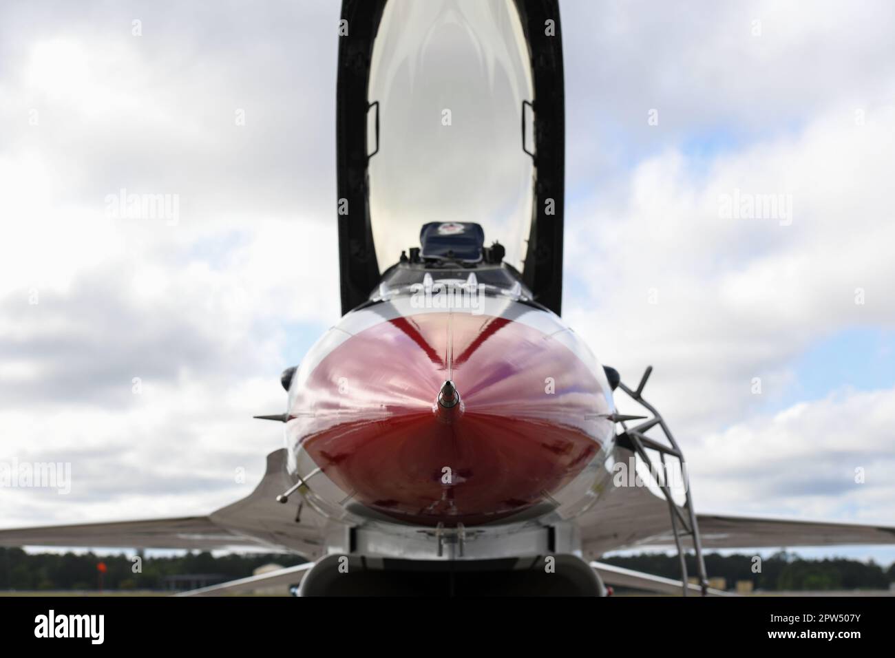 A Thunderbirds F-16 Fighting Falcon is parked after arrival for the ...