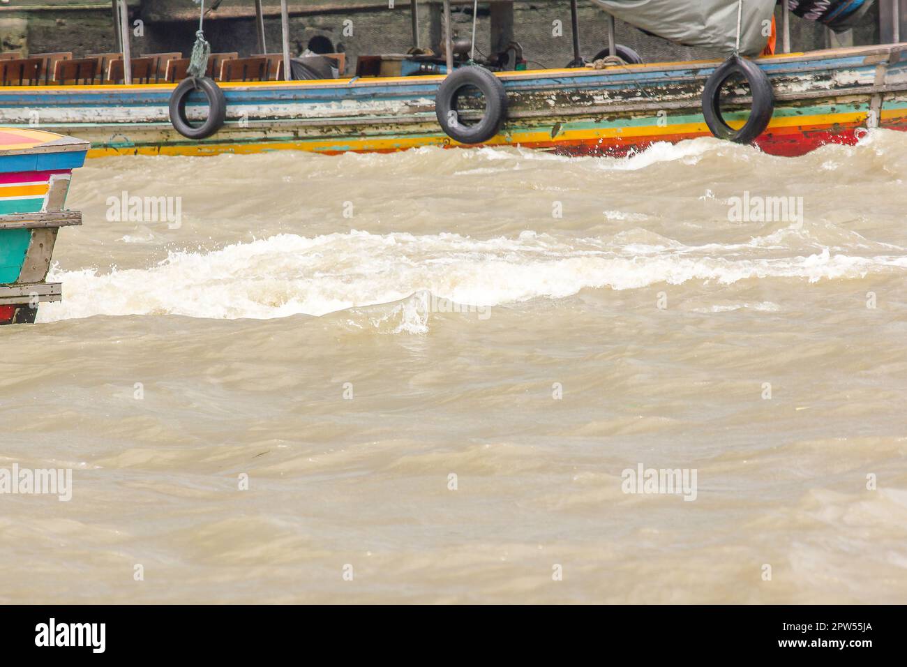 Water splashed from a speed boat in the river Stock Photo - Alamy