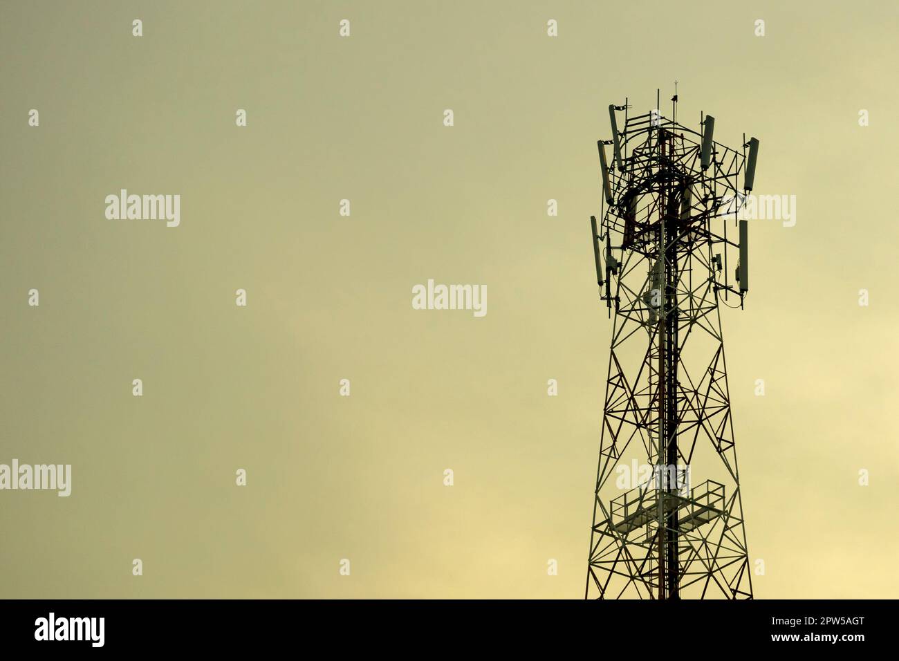 Mobile phone communication tower transmission signal leash Stock Photo ...