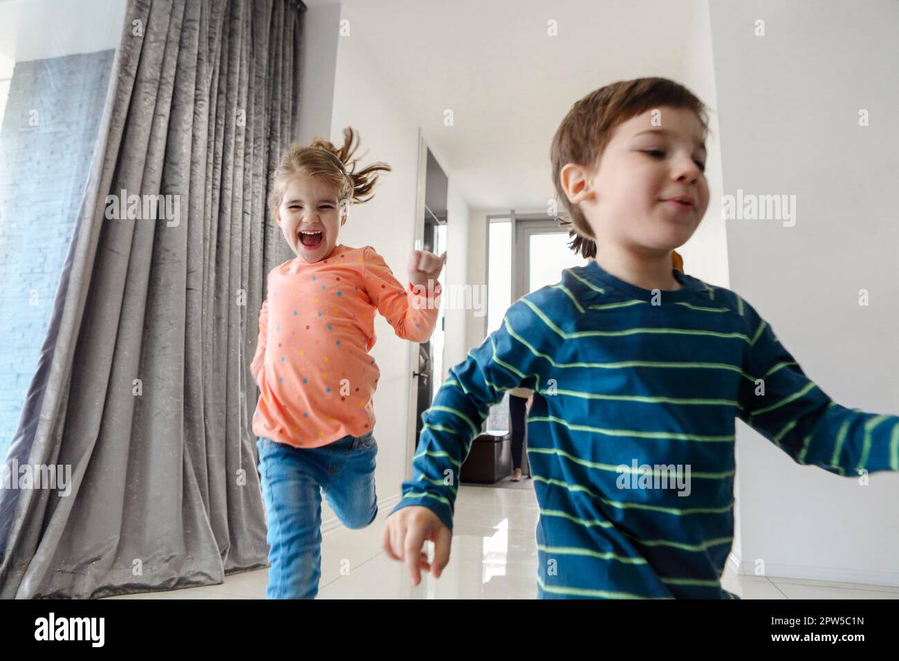 Kids body movement hi-res stock photography and images - Alamy