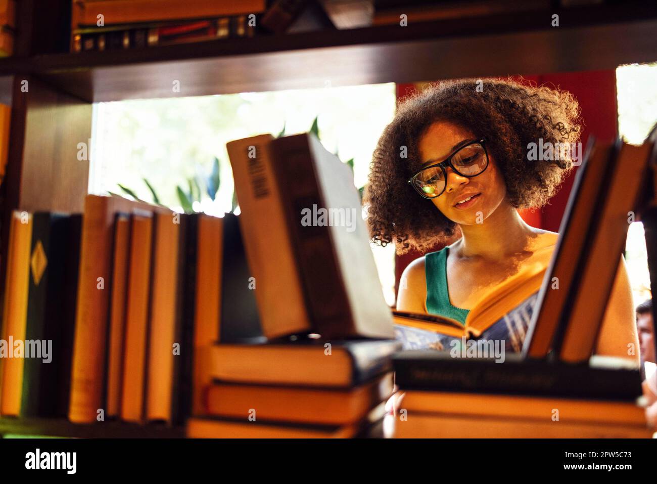 African american school girl library hi-res stock photography and ...