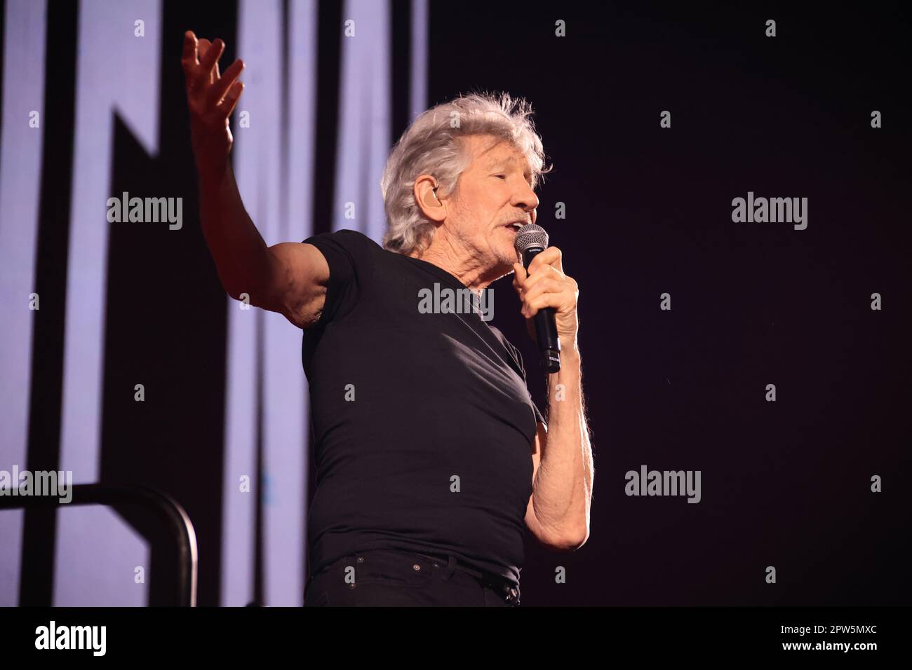 Roger waters farewell tour hi-res stock photography and images - Alamy