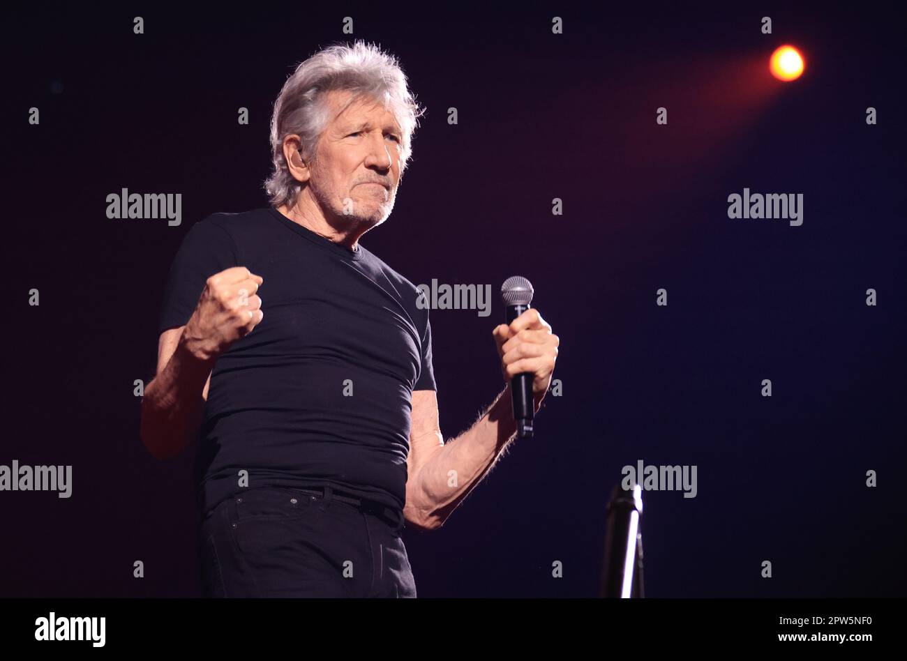 Roger waters farewell tour hi-res stock photography and images - Alamy