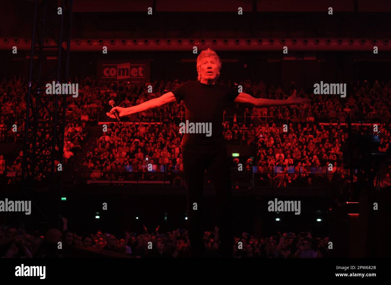 Roger waters farewell tour hi-res stock photography and images - Alamy