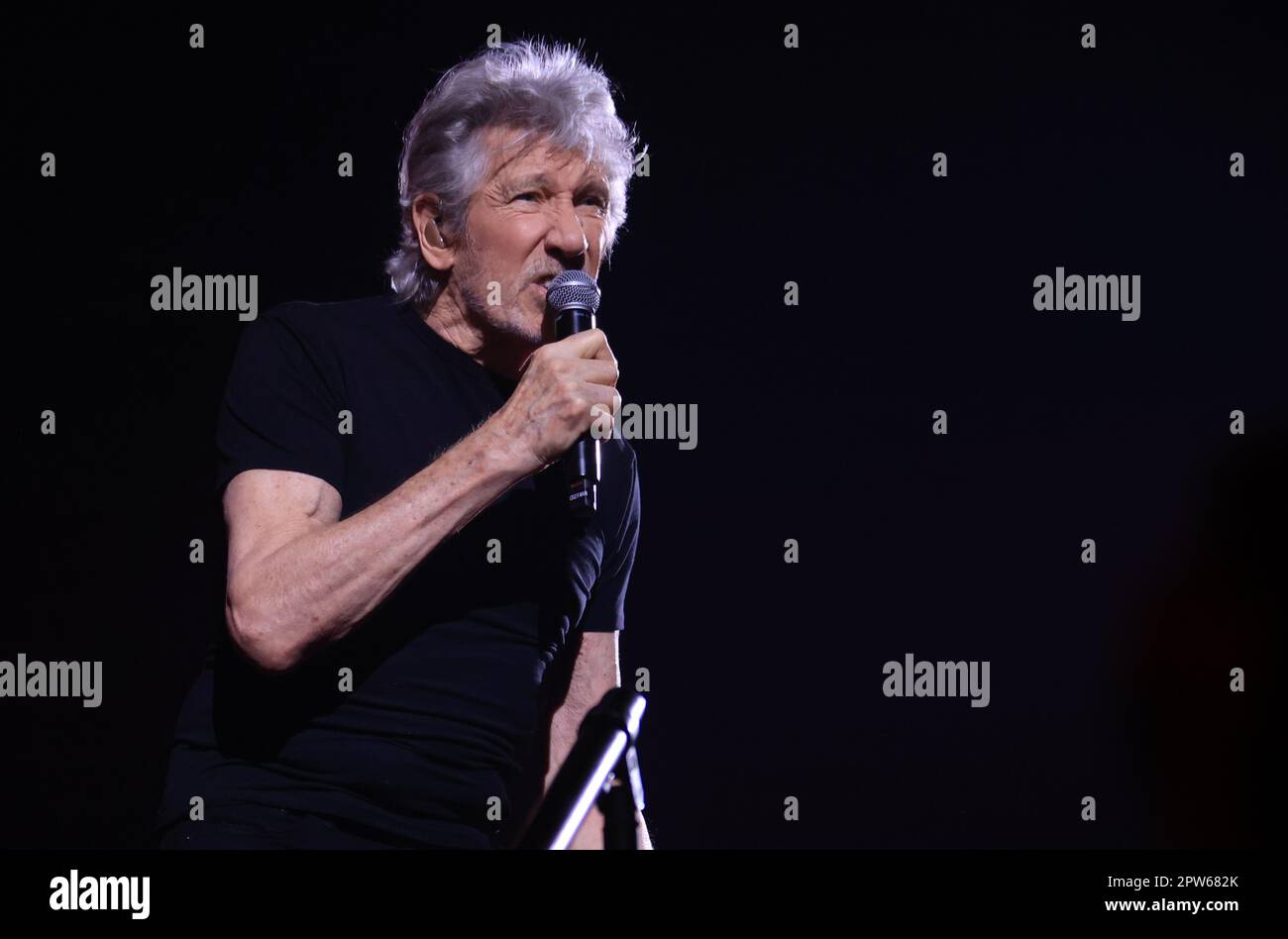 Roger waters farewell tour hi-res stock photography and images - Alamy