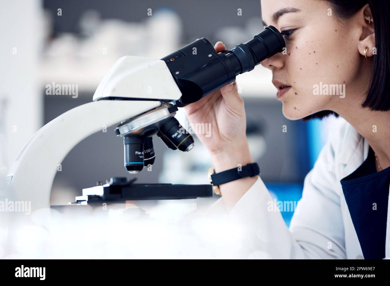 Laboratory microscope analysis hi-res stock photography and images - Alamy