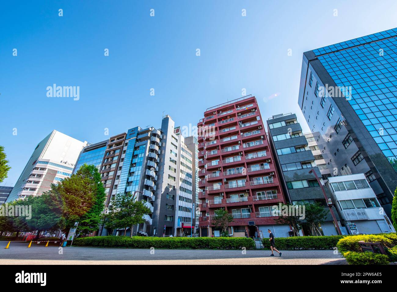 Condos in tokyo hi-res stock photography and images - Alamy