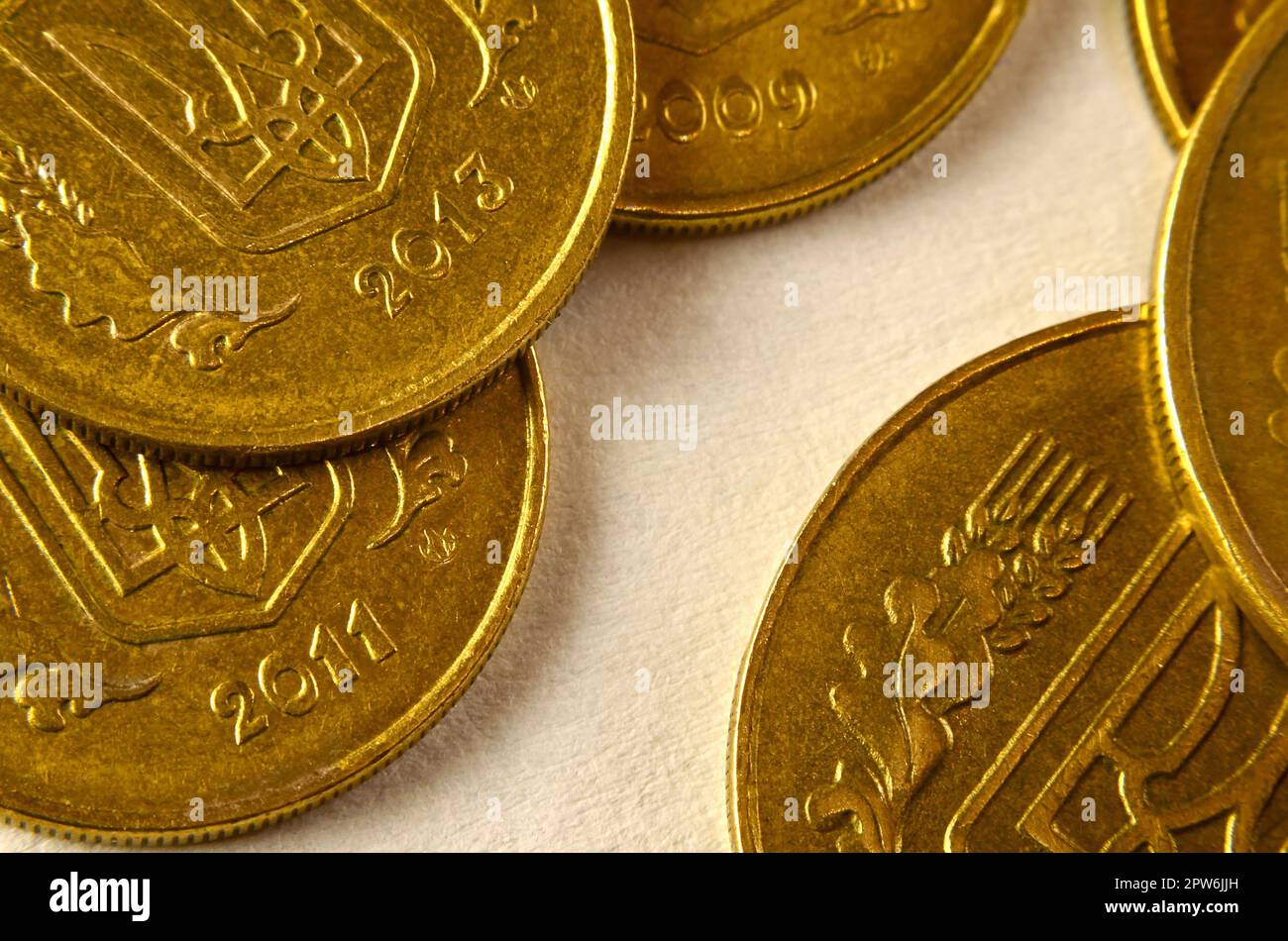 Coins ukraine ukrainian one hryvnia hi-res stock photography and images ...