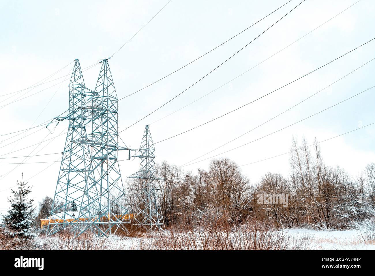 Steel truss pylons hi-res stock photography and images - Alamy