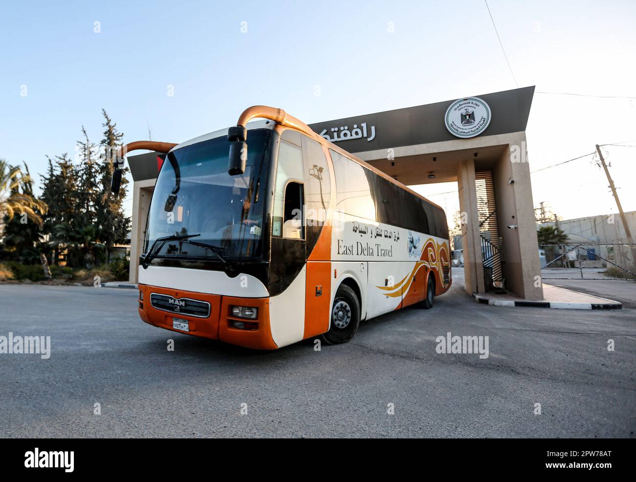 Gaza, Palestine. 28th Apr, 2023. A bus carrying Palestinians who were ...