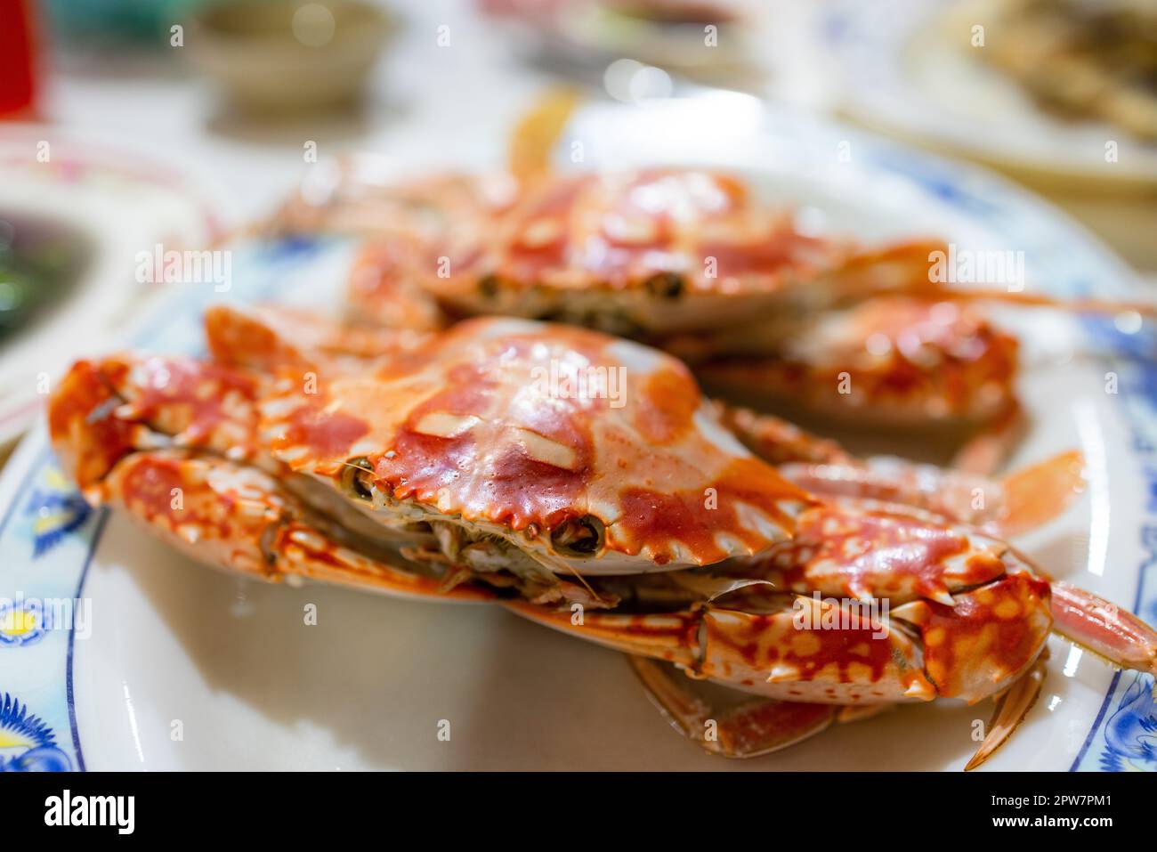Fresh cooked crab dish in seafood restaurant Stock Photo - Alamy