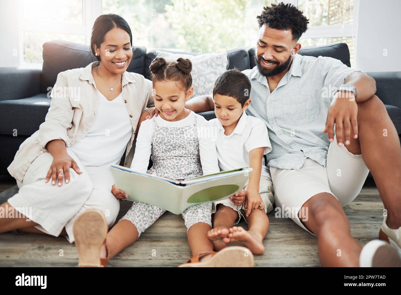 Hispanic Family Reading