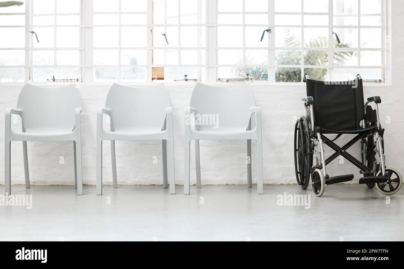 Row of wheelchair hi-res stock photography and images - Alamy