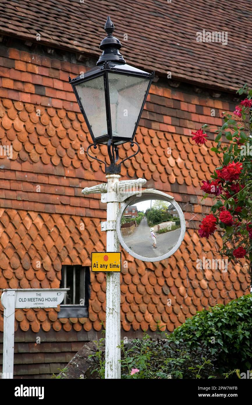 Lamp post mirror hi-res stock photography and images - Alamy