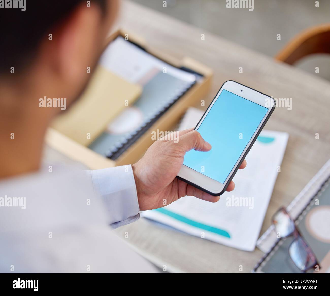 Scroll finger on screen hi-res stock photography and images - Alamy