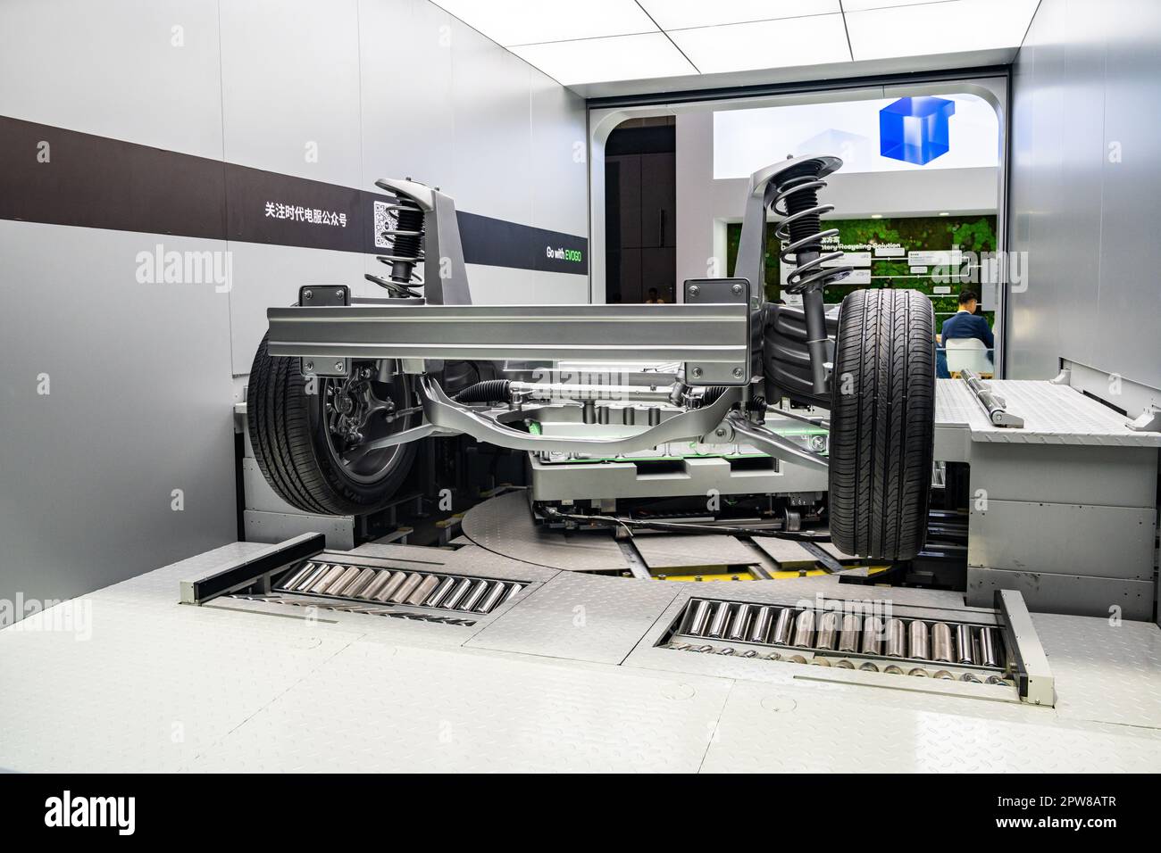 Demonstration of an Evogo battery swapping station from battery ...
