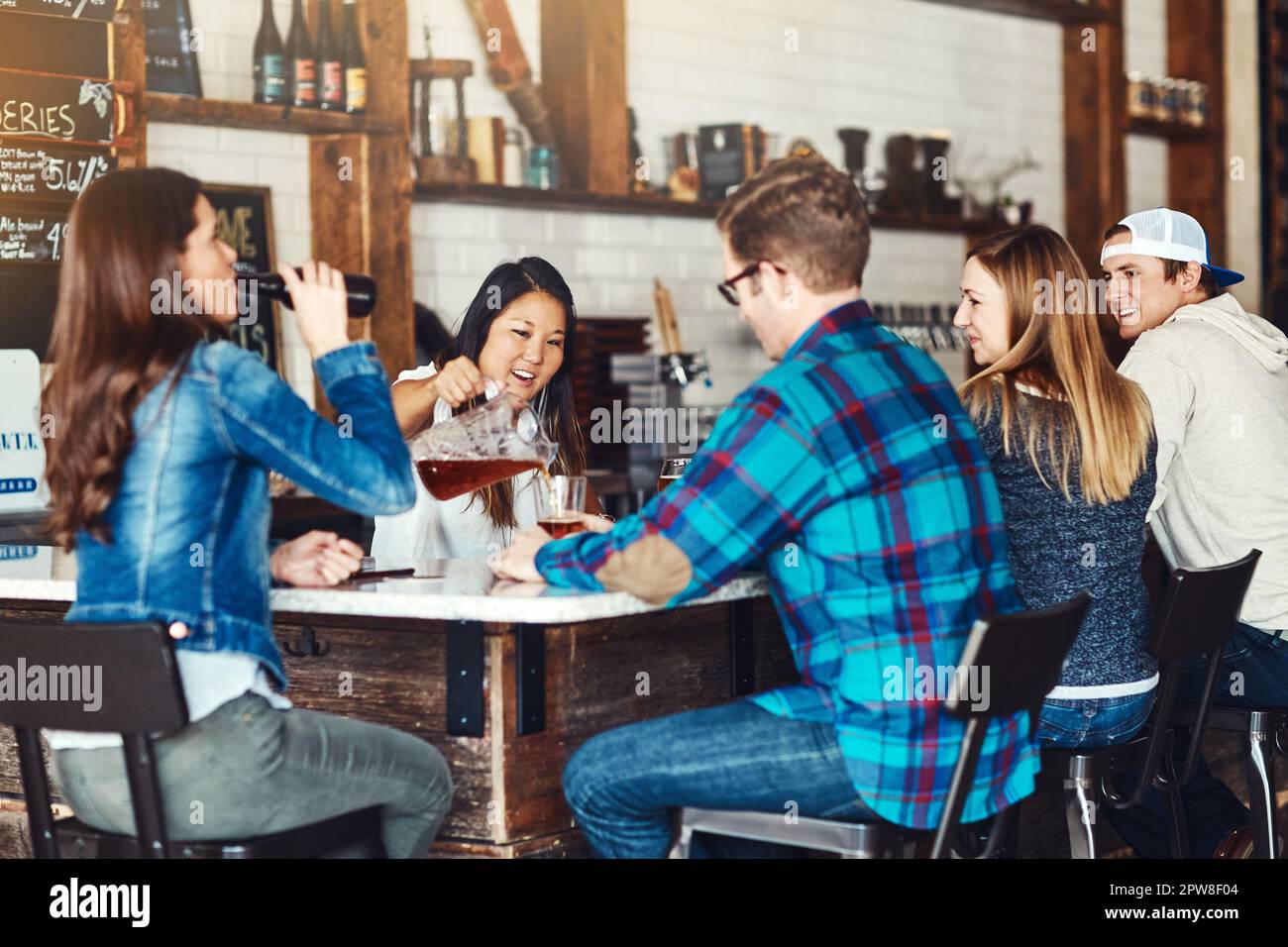 Great modern pub interior hi-res stock photography and images - Alamy