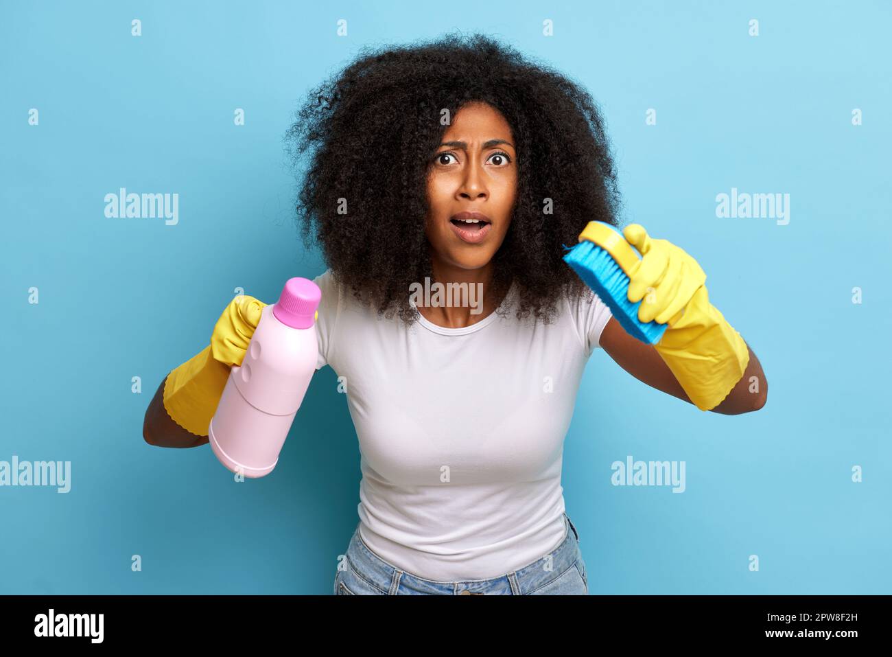 African maid hi-res stock photography and images - Alamy