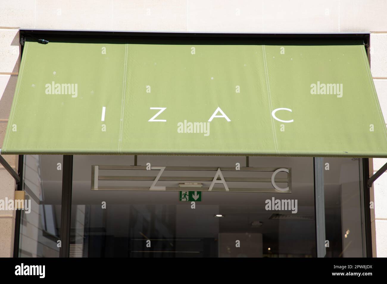 Bordeaux , Aquitaine France - 04 17 2023 : Izac sign logo and name text ...