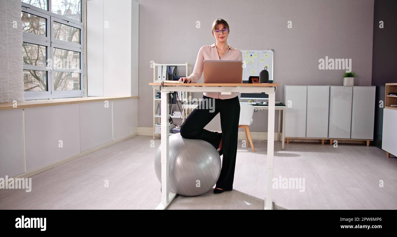 Good bad posture woman hi-res stock photography and images - Alamy