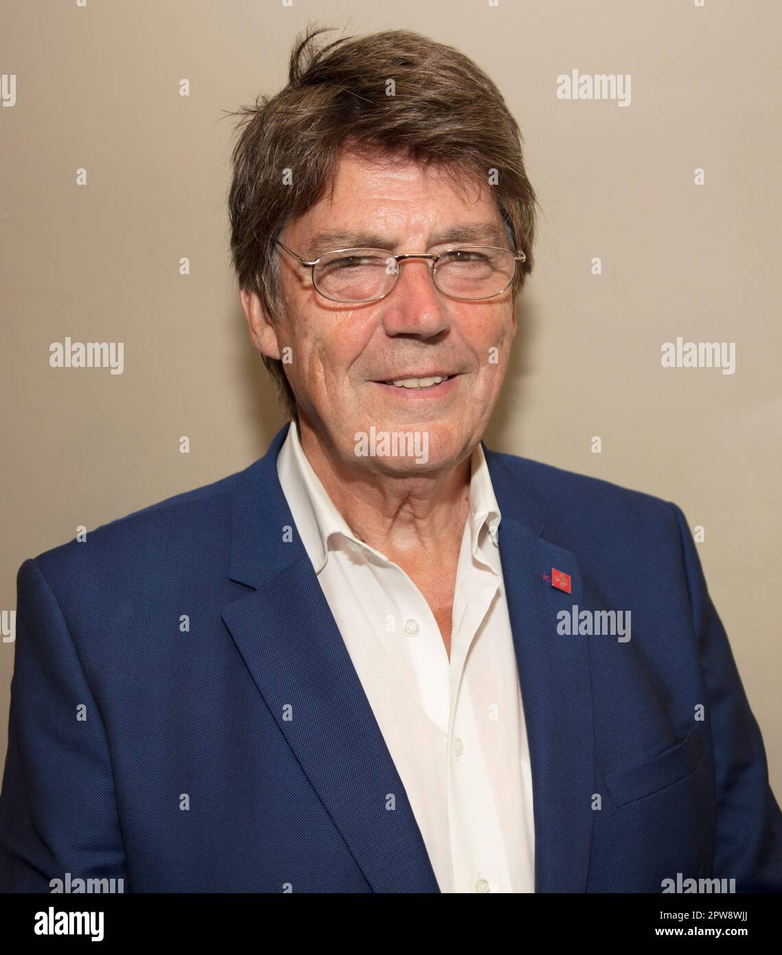 Dj mike read hi-res stock photography and images - Alamy