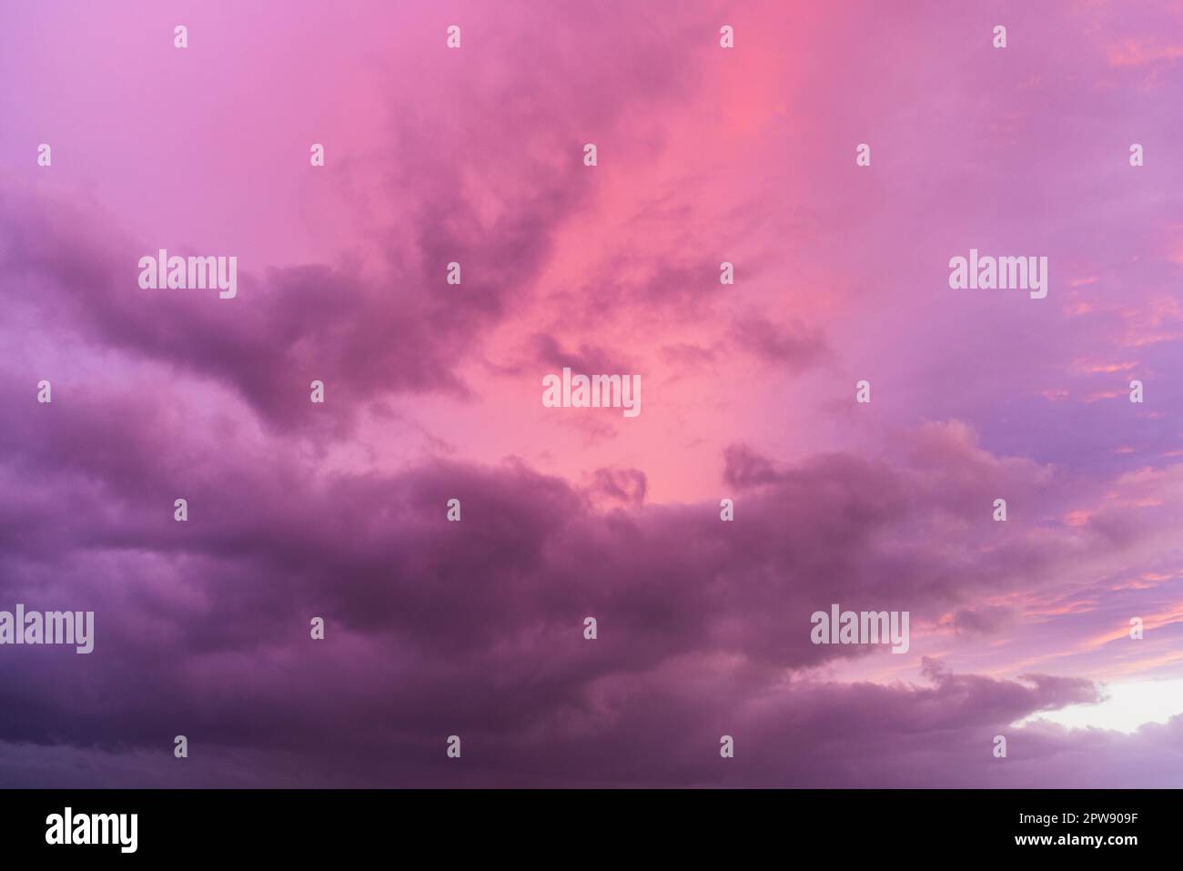 Pinkish sky hi-res stock photography and images - Alamy