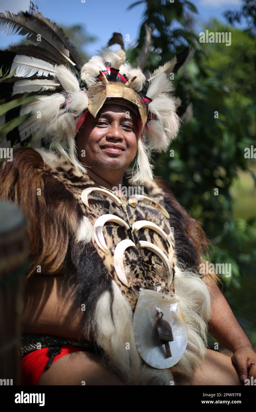 An Orang Ulu elder of Sarawak. Malaysian Borneo in elaborate ...