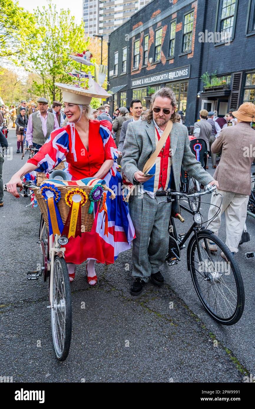 London, UK. 29th Apr, 2023. The Tweed Run London bike ride returns ...