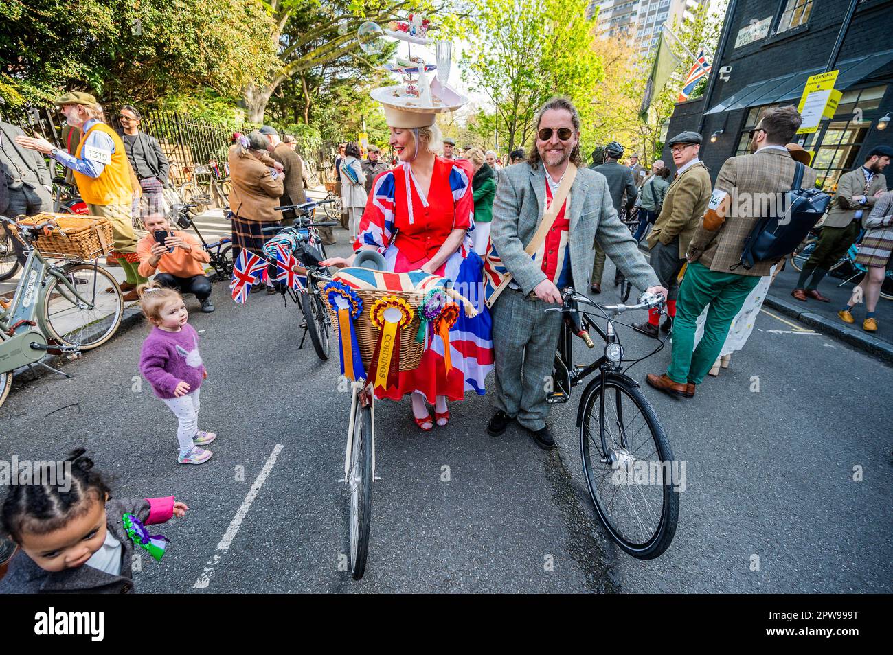 London, UK. 29th Apr, 2023. The Tweed Run London bike ride returns ...