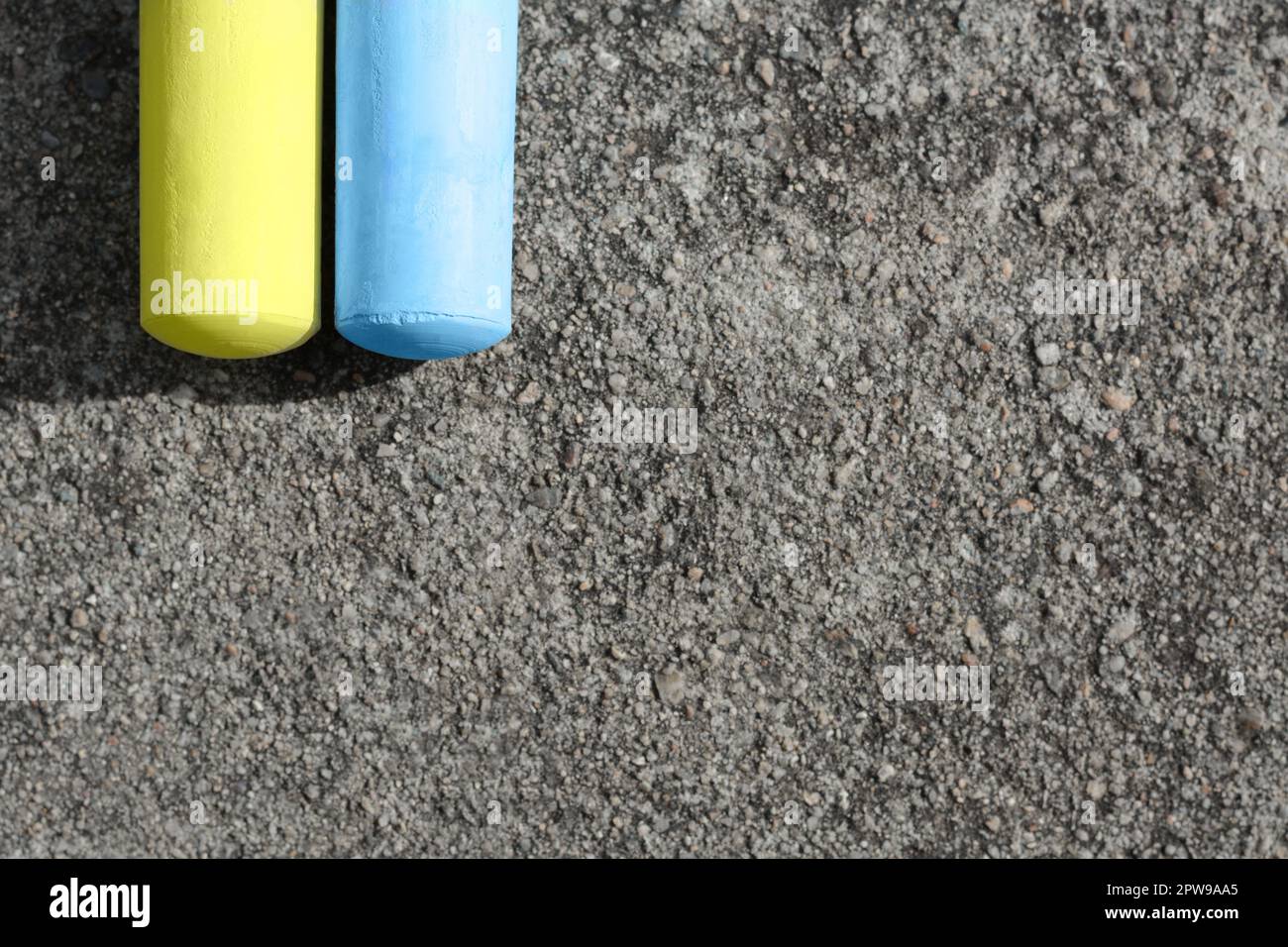 Blue chalk sticks hi-res stock photography and images - Alamy