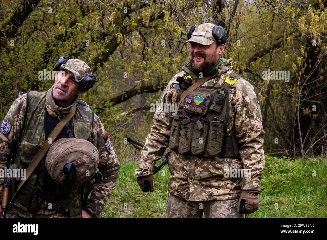 Ukrainian servicemen work at the position of the artillery brigade at ...