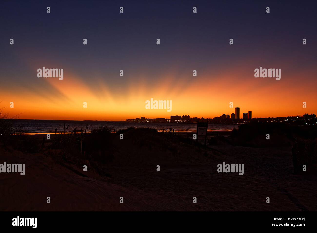 Beautiful sunset over playa hi-res stock photography and images - Alamy