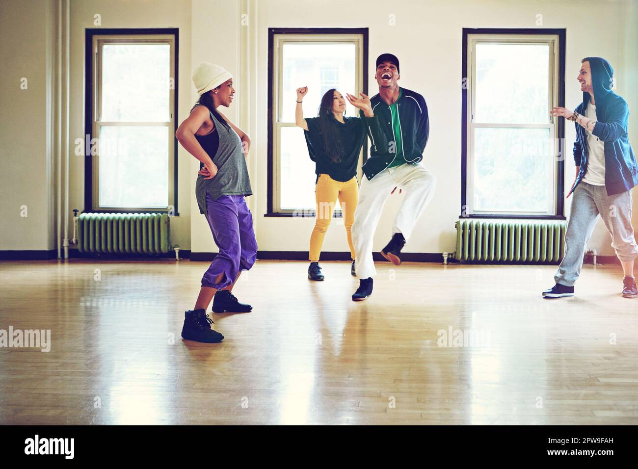 African dance crew hi-res stock photography and images - Alamy