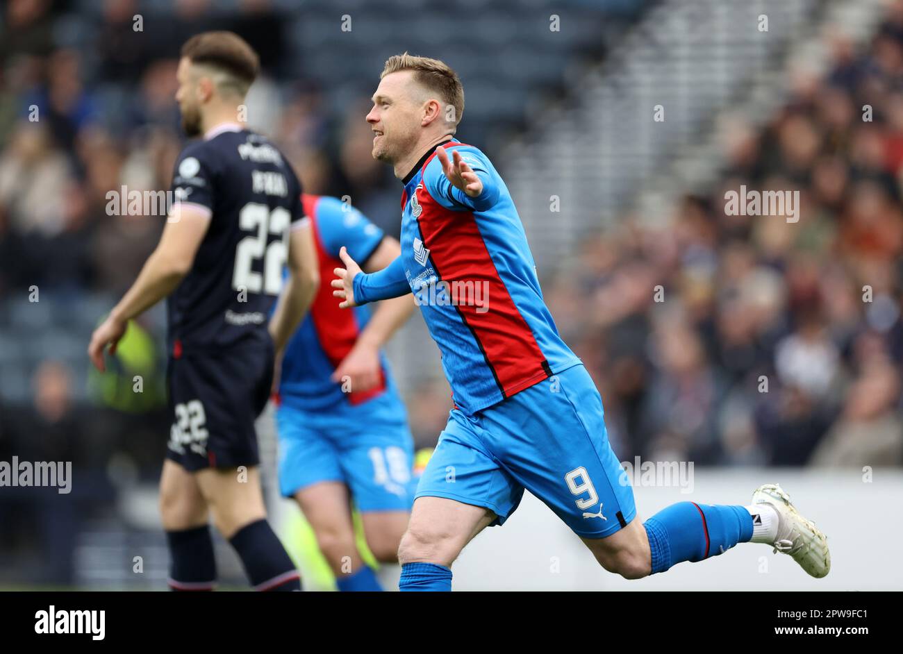 Inverness Caledonian Thistle's Billy McKay celebrates scoring their ...