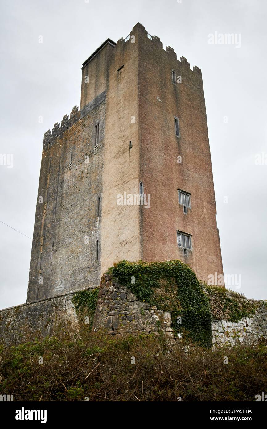 15th century tower hi-res stock photography and images - Alamy