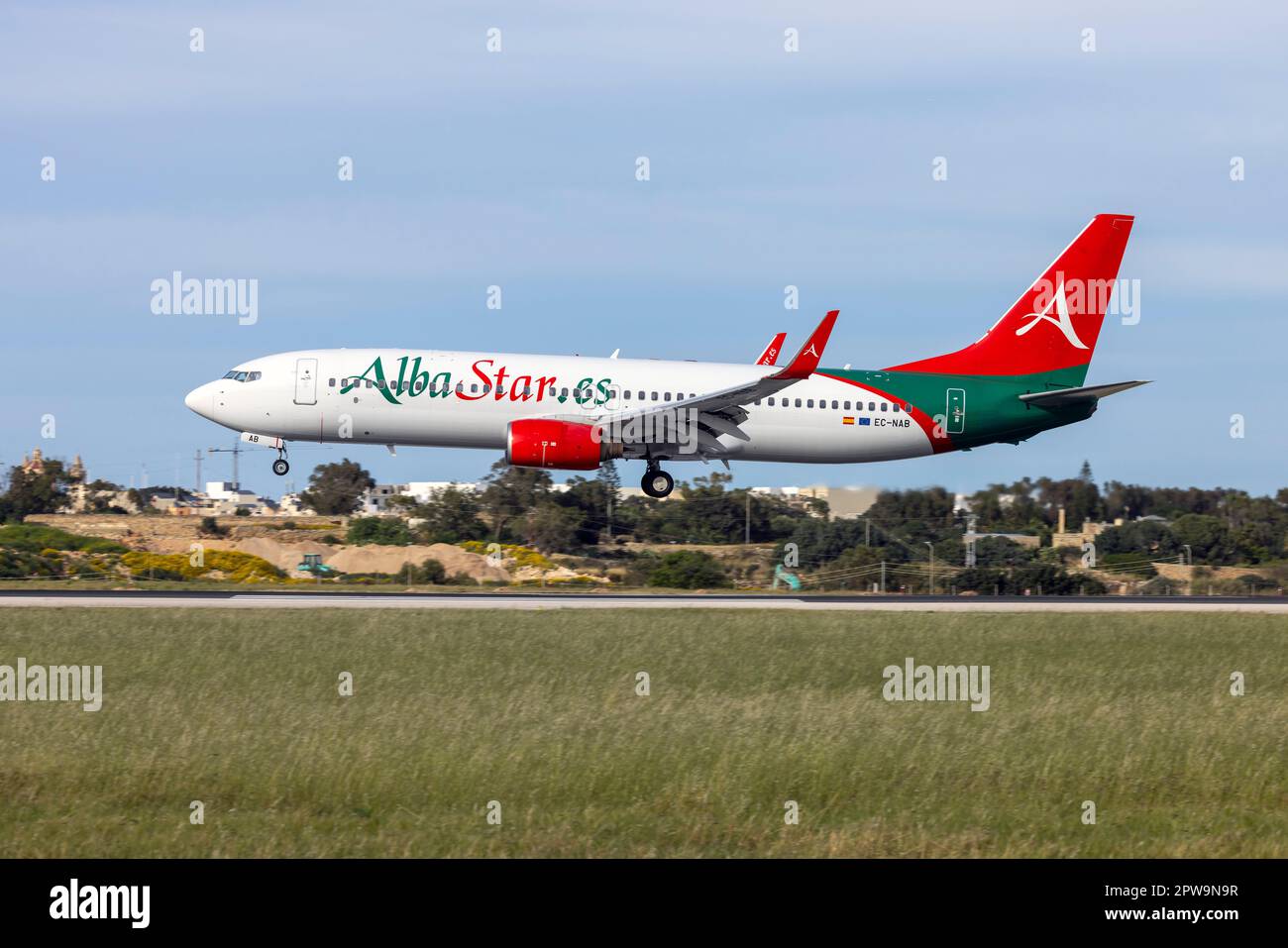 Alba Star Boeing 737-81Q (REG: EC-NAB) coming in to land on another Air ...