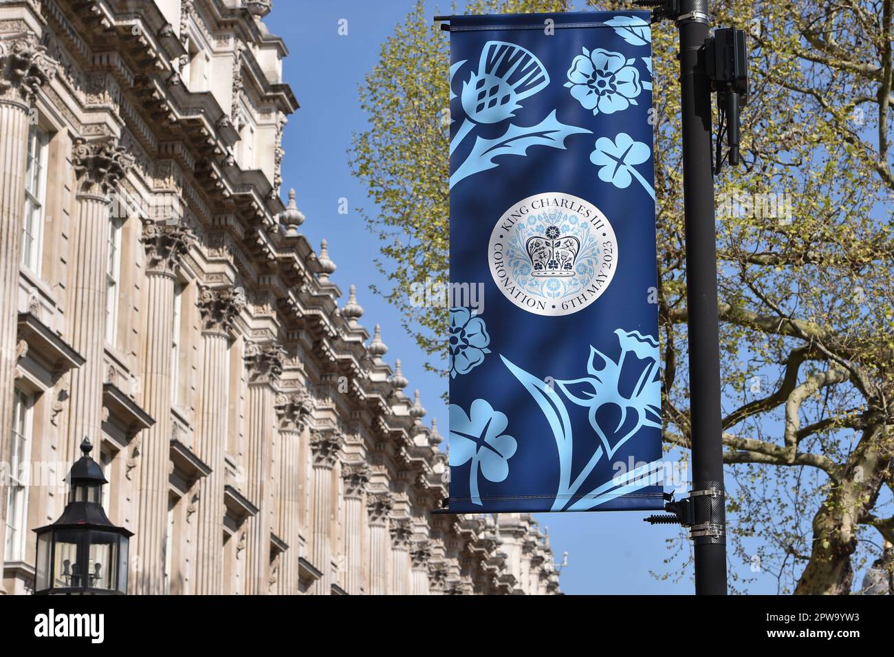 King charles iii coronation emblem hi-res stock photography and images ...