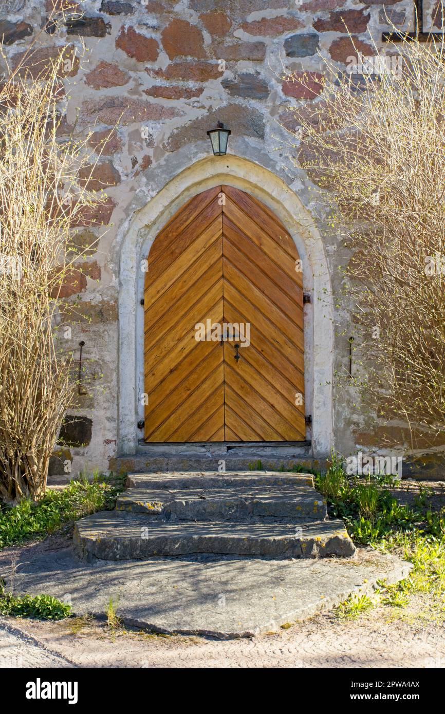 Closed door double doors hi-res stock photography and images - Alamy