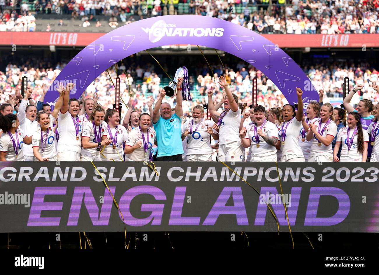 England head coach Simon Middleton lifts the Women's Six Nations trophy ...