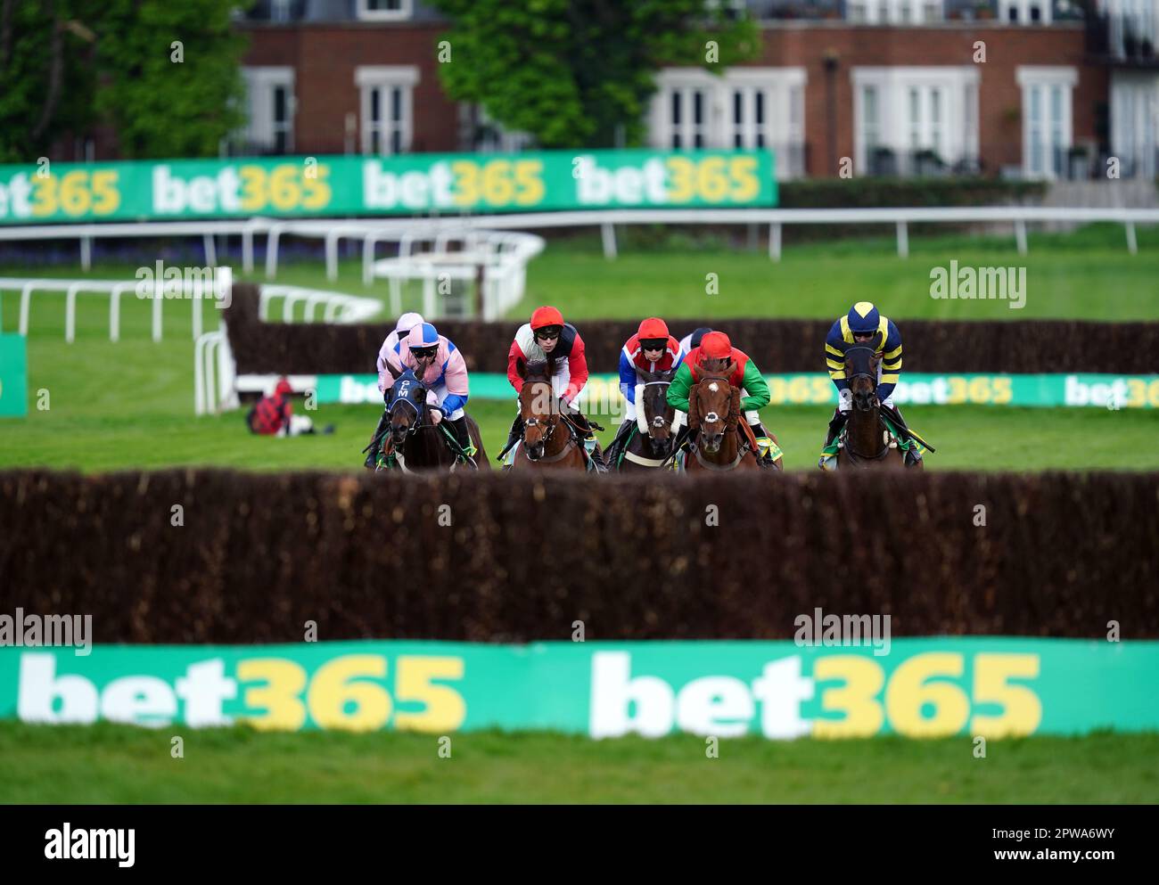 Runners and riders during the bet365 Josh Gifford Novices' Handicap ...