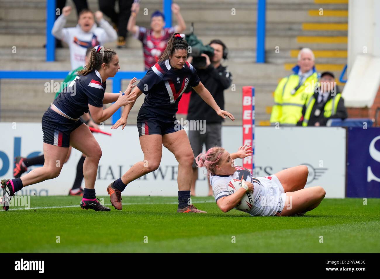 Amy Hardcastle #4 of England breaks through the French defence to score ...