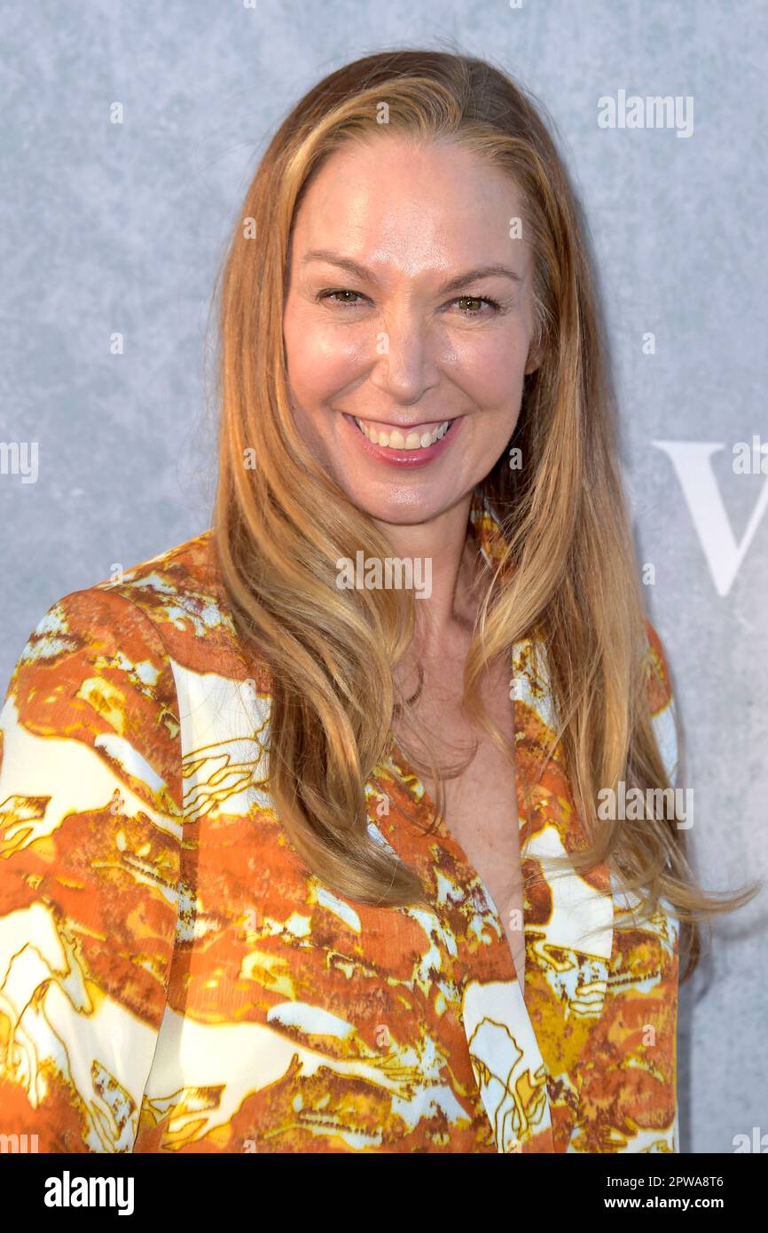 Elizabeth Marvel bei der Premiere des HBO Max Streamingserie 'Love ...
