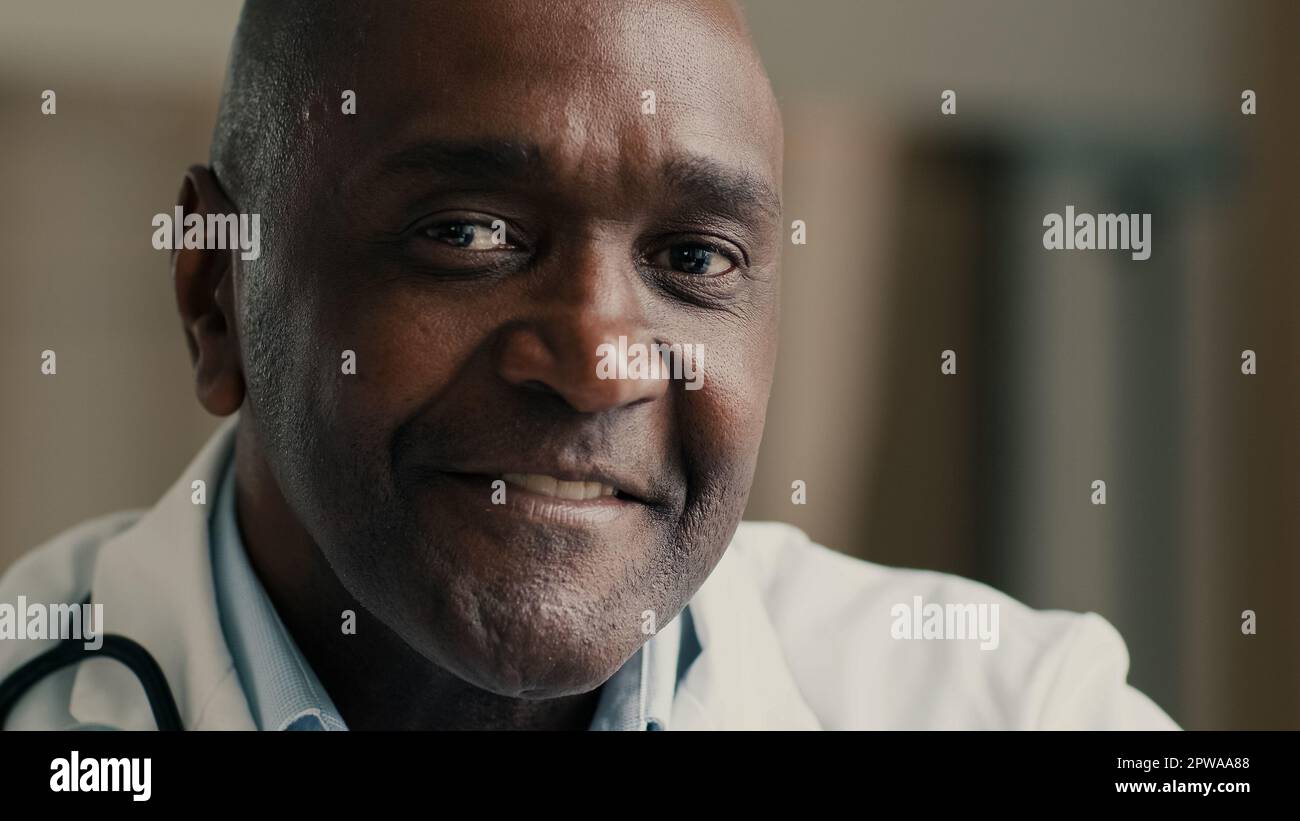 Medical portrait mature doctor general practitioner cardiologist ...